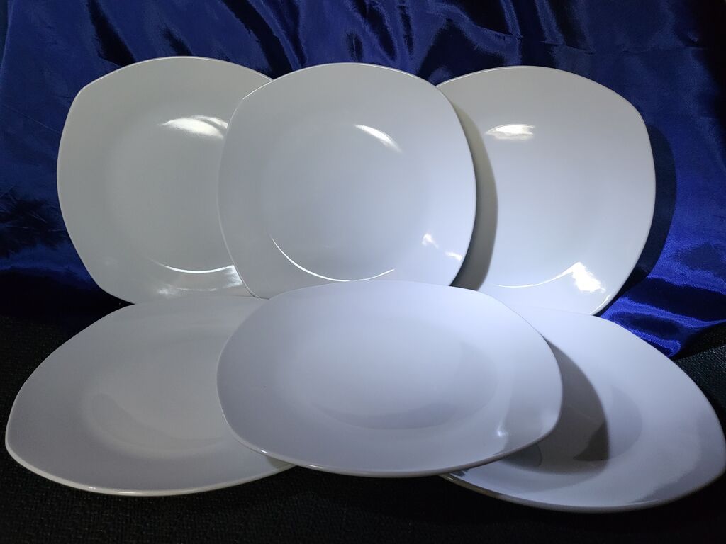 Tanjiri novi,vintaz Van Well porcelan Nemacka. Desertni tanjiri