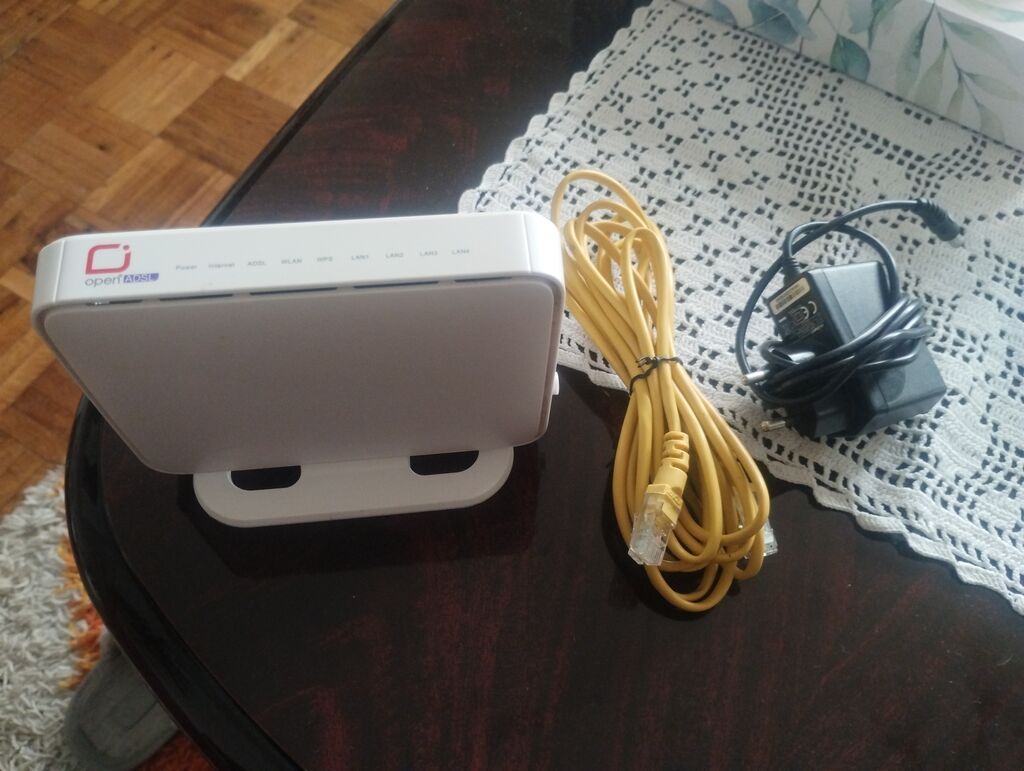 ADSL/VDSL Wi‑Fi ruter sa dodatnom opremom - Brend/model: operatera