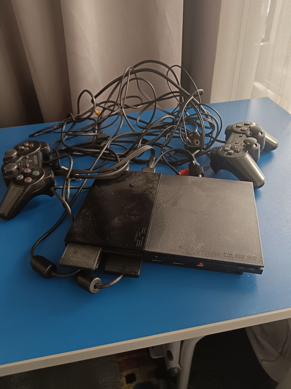 Sony PlayStation 2 Slim (SCPH-90004) – komplet za igranje i karaoke -