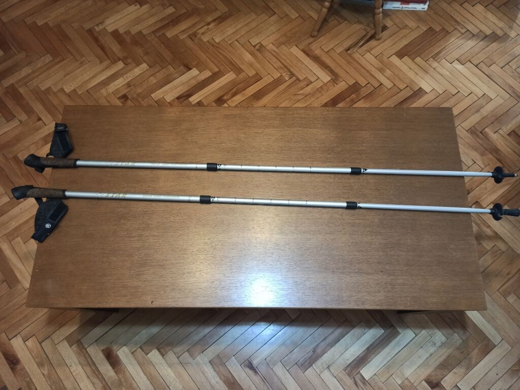 Par planinarskih štapova. Teleskopsko izvlačenje 110-135cm