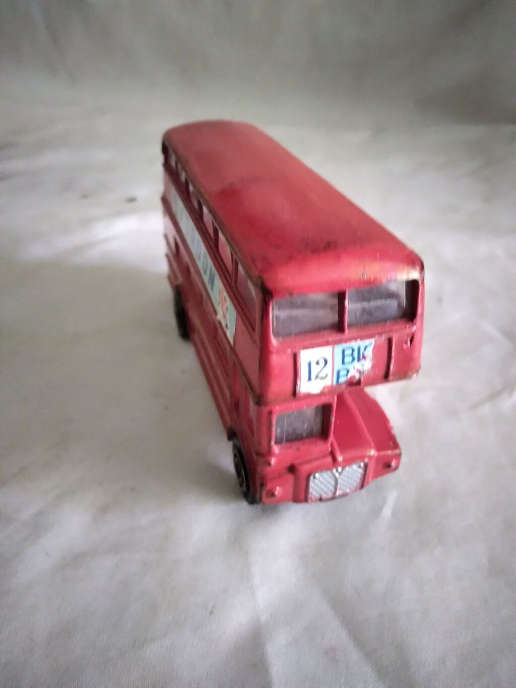 Autobus M. Persaud Ltd.London Dabldeker,metalni 10,5 cm. izgreban