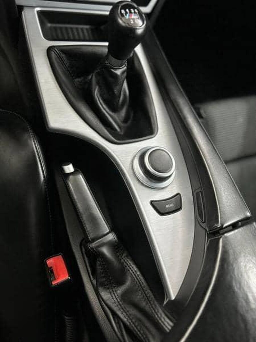 KOŽA MENJAČA I RUČNE ZA BMW 520 OD 2004. DO 2006. GOD. | PULSAR –