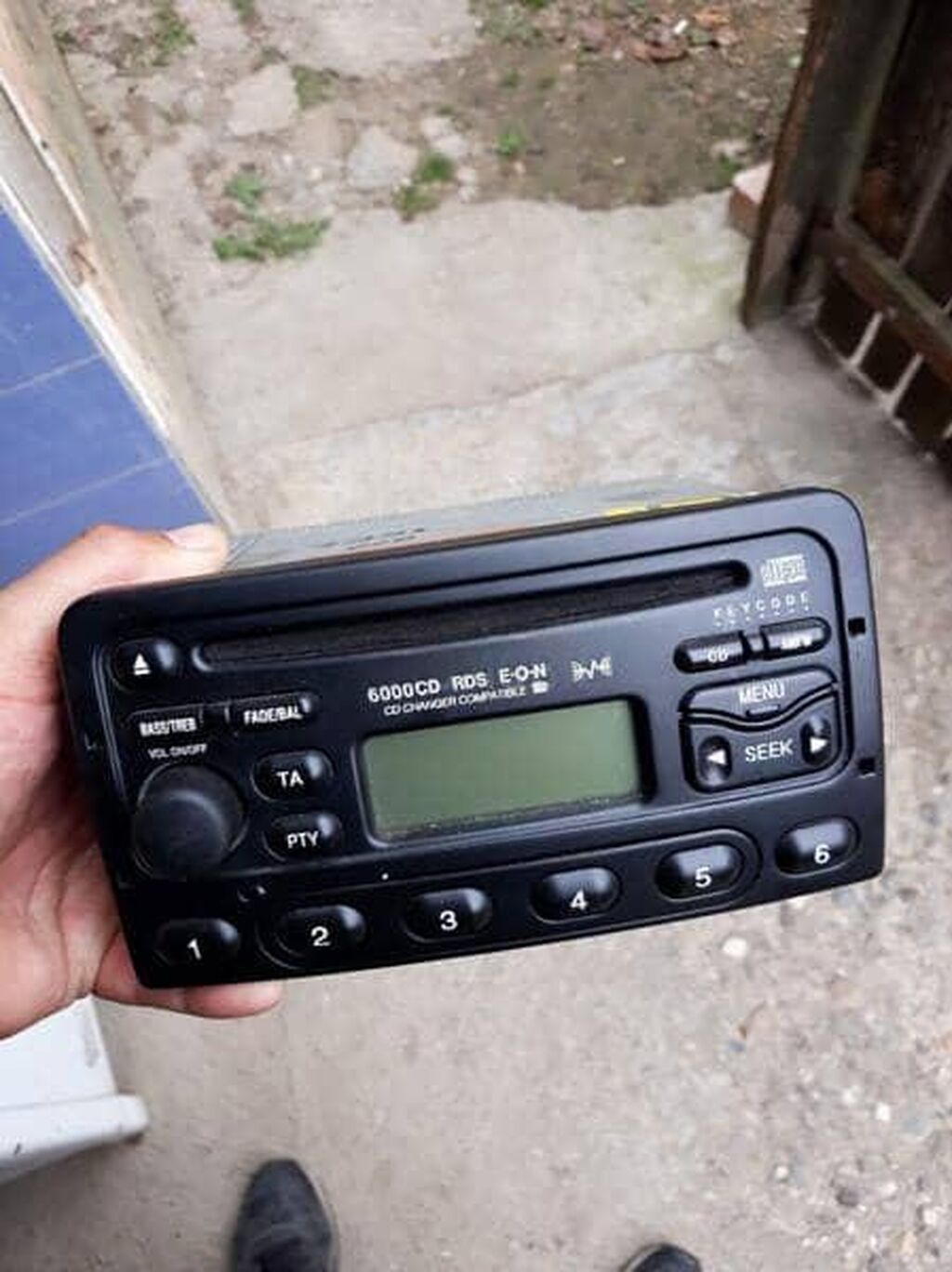 FABRICKI CD RADIO ZA FORD BRONCO, C-MAX, ESCAPE . | FORD velika