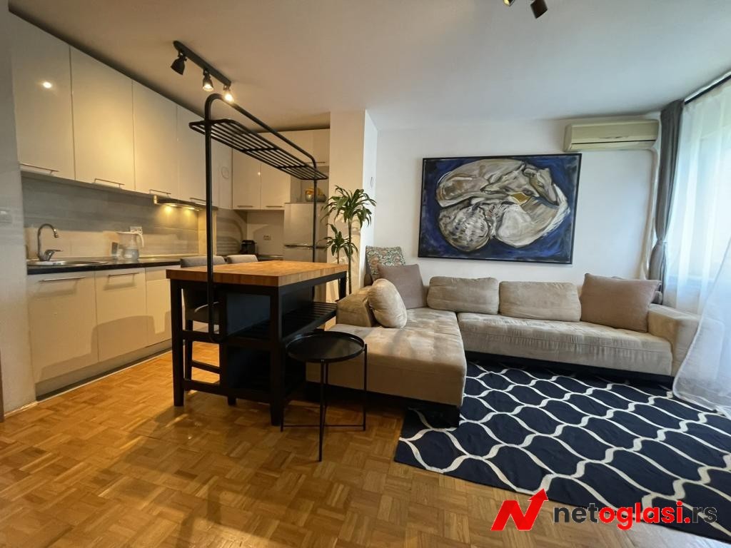 Suncan dizajnerski stan hotel yu