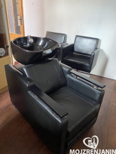 Na prodaju kompletna oprema za frizerski salon