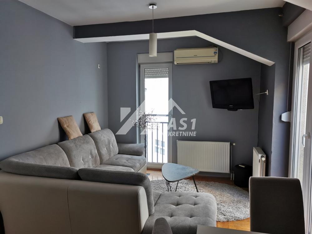 Izdaje se lep dvoipsoban stan u Laze Kostića-pet friendly ID#6716
500 €