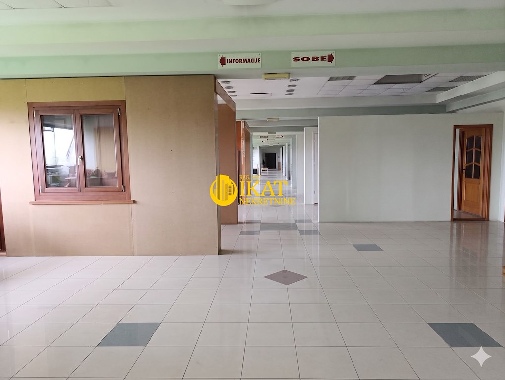 Borča, Zrenjaninski put, poslovni prostor i magacin 3100m2 ID#5072
650 €