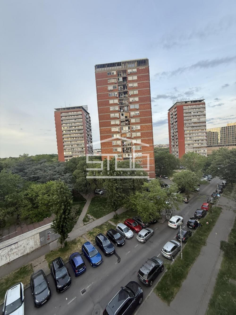 Uknjižen 3.0 stan, Blok 21, Novi Beograd, Prodaja ID#1553
187.000 €