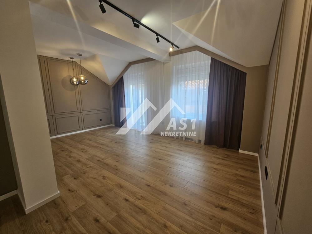 PRODAJE SE TROSOBAN STAN U CENTRU ID#6740
200.850 €