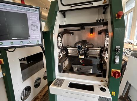 Poluprovodnička mašina Hesse Mechatronics BJ820