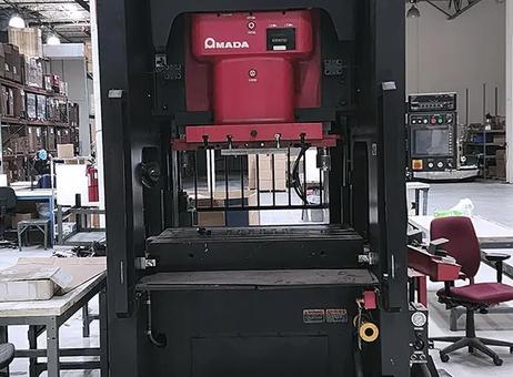 Amada SDE 2025 CNC presa-presavijač sa pravom stranom