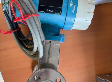 Endress+Hauser industrijski merni instrument Ref. 3J543348 Godina 2014