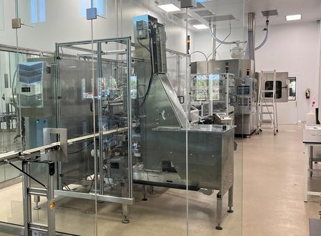 Mašina Weiler 640 Blow/Fill/Seal LVP sa zavarivačem čepova - 100 ml