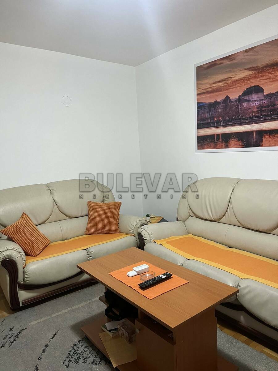 Jednoiposoban stan, Niš - Medicinski fakultet | Izdavanje · 45m² · 300€