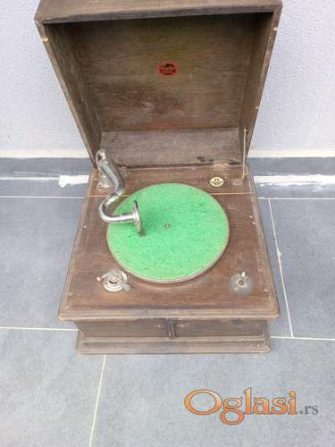 PRODAJEM GRAMOFON