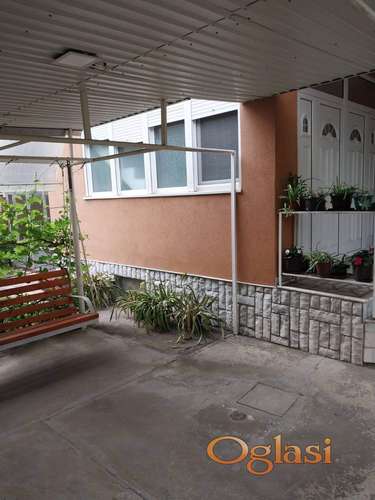 2-etažna kuća na prodaju, 220m² u Zrenjaninu