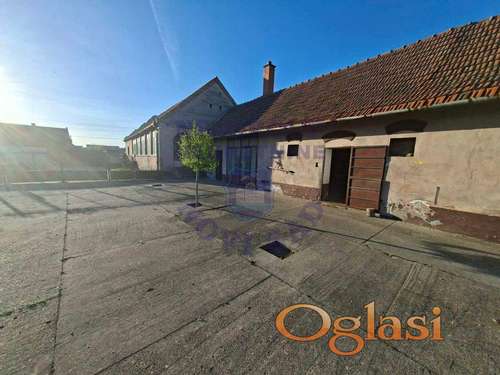 Kuća u centru na placu od 1950 m2