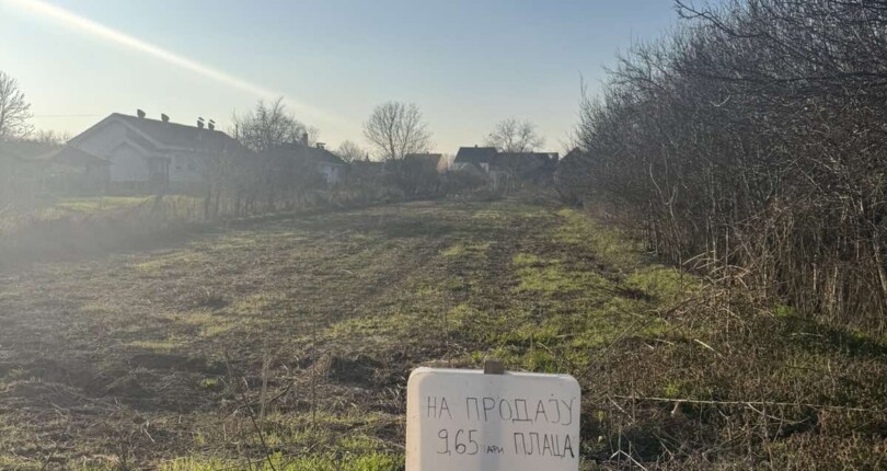 Prodajem plac u Moroviću-Šid