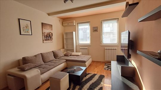 Stan,Novi Sad,Bulevar Oslobođenja,kv: 47.00