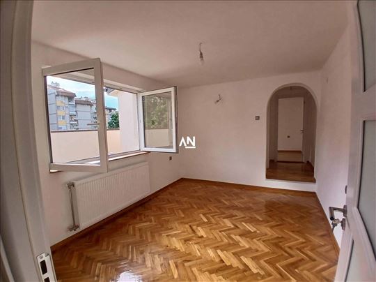 Voždovac, Saobraćajni fakultet, Ljuba Vučkovića, 5