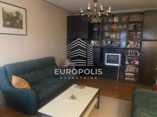 Na prodaju trosoban porodičan stan – Braće Jerkovi