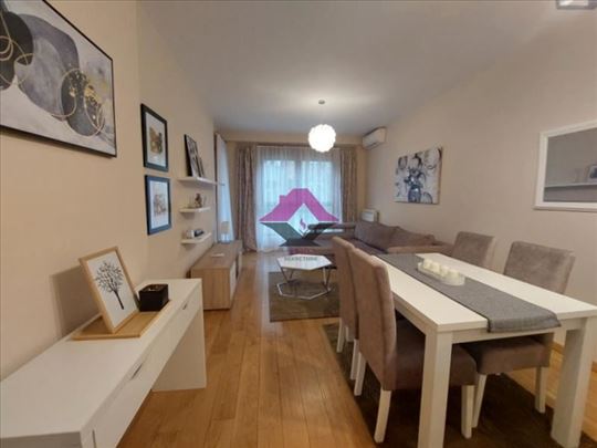 Central Garden 2.0, 53m2 lux stan sa garažnim mest