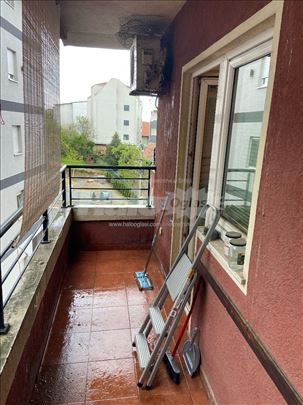 Izdaje se garsonjera 25m+terasa 7m, Ta, Klima