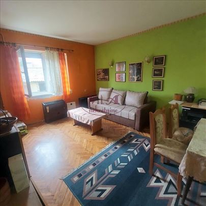 Novi Sad, Odličan 3,5 stan sa prelepim dvorištem -