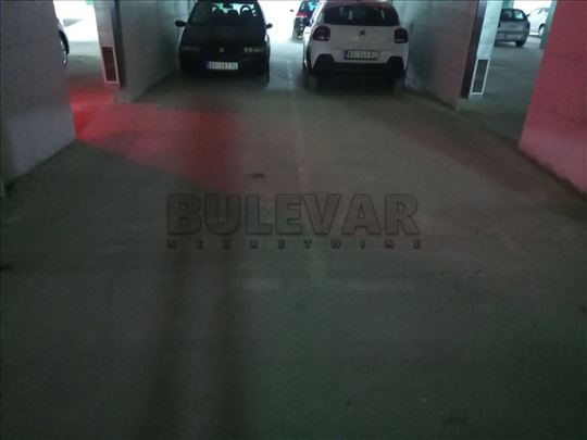 Izdavanje garažnog mesta- Novi Bubanj