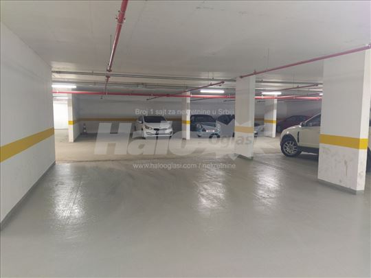 Izdajem garazna mesta u Zelezniku u novogradnji