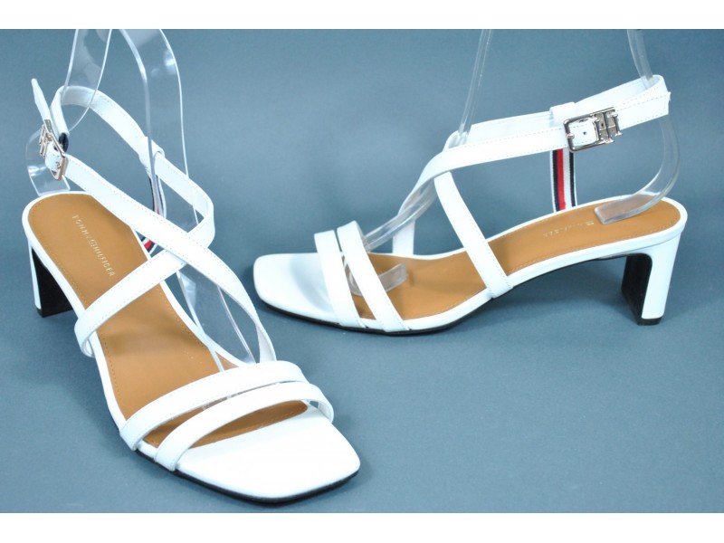 NOVE TOMMY HILFIGER CELE KOZNE-br.41