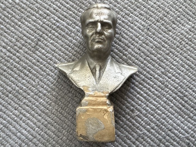 Tito bista