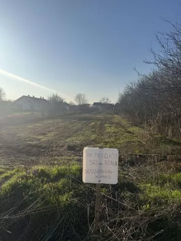 PRODAJEM PLAC U MOROVIĆU-ŠID