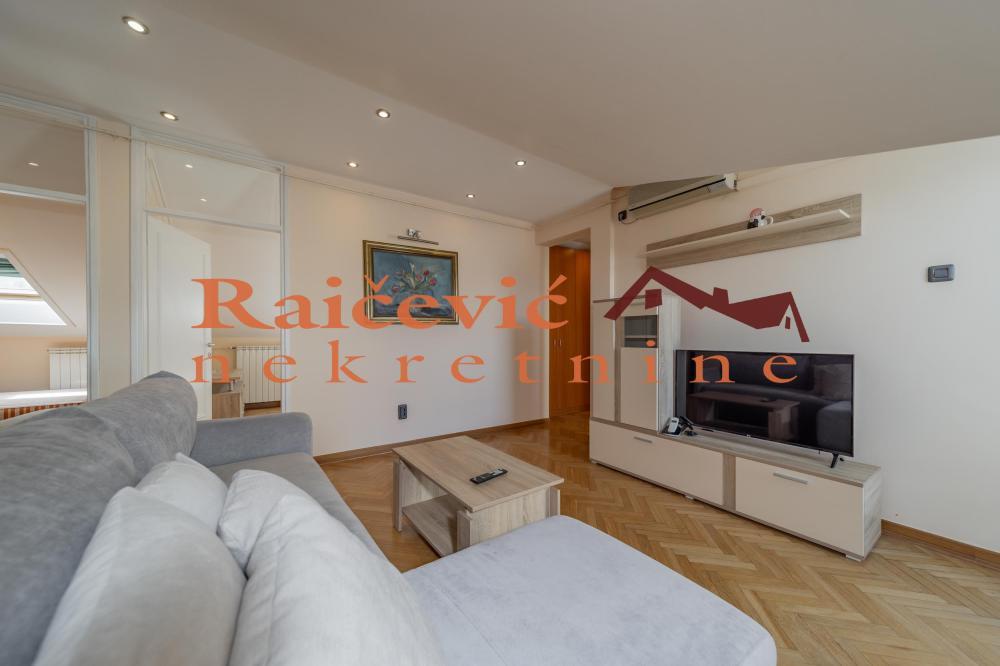 Strahinjica bana, Troiposoban stan za izdavanje, 83m2, 1.000€