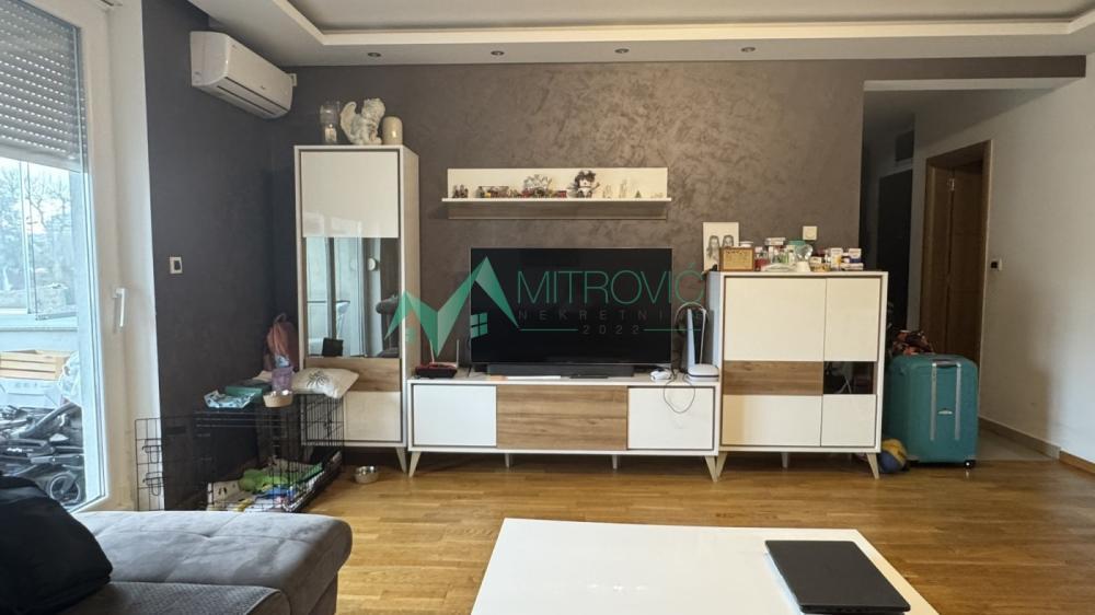 Trosoban stan na prodaju, 69m2, 221.450€