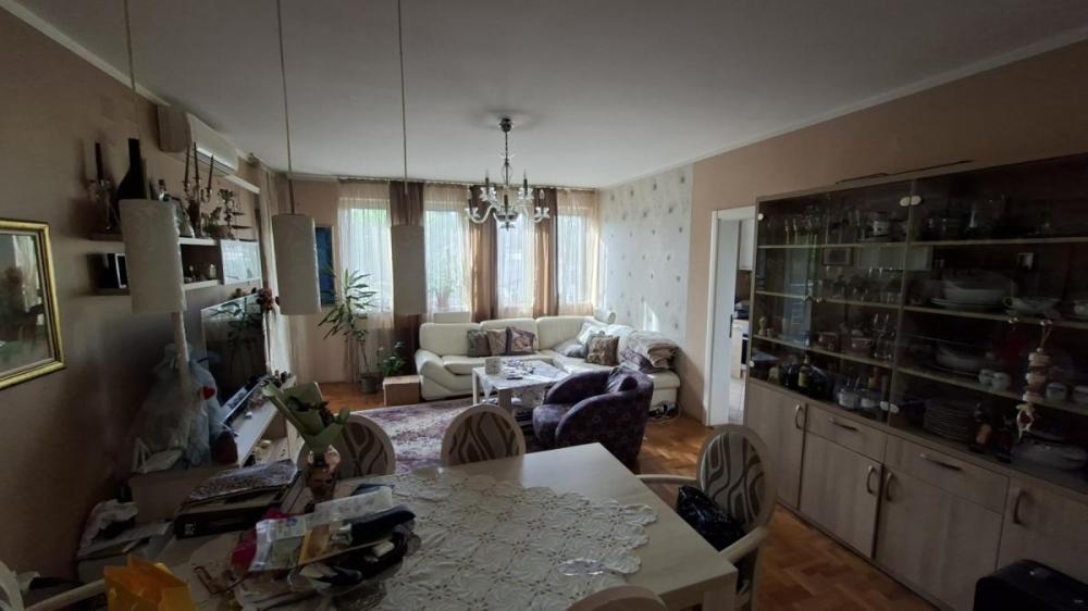 Četvorosoban stan na prodaju, 103m2, 320.000€