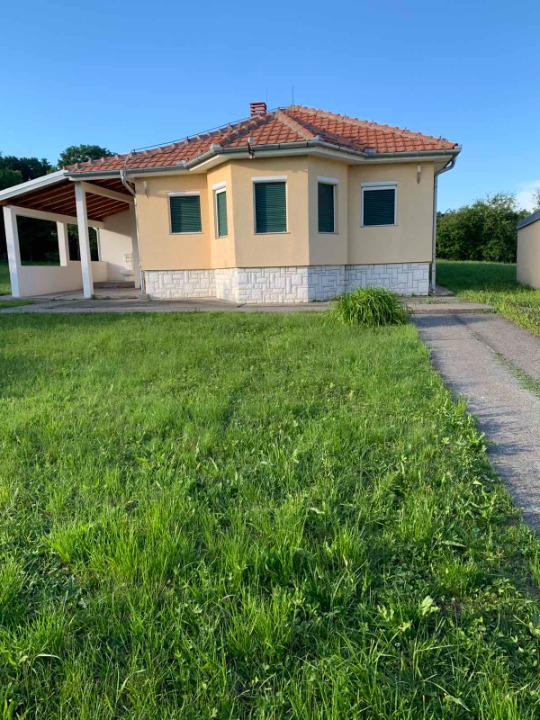 Prodajem kucu u Vrbovnu-Lazarevac