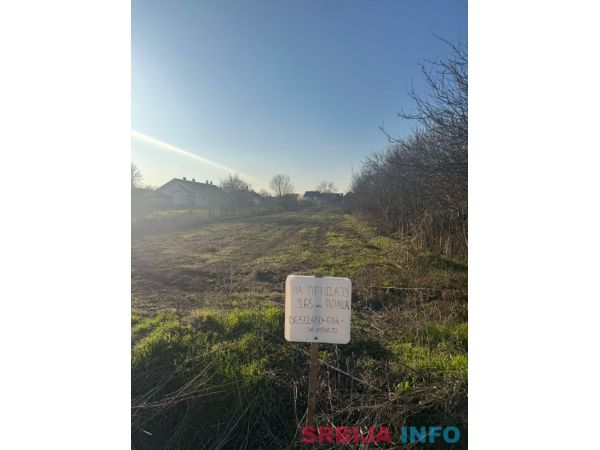 Prodajem plac u Moroviću-Šid