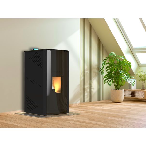 MARELI Kamin na pelet ONYX FULL GLASS 18 (2kW + 16kW) crna