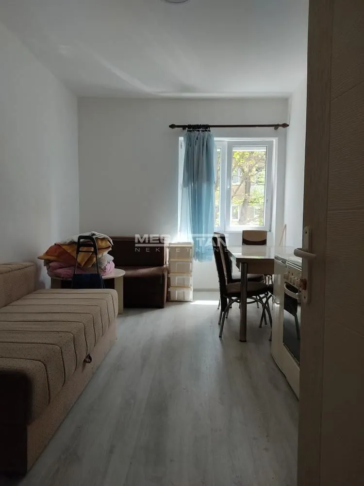 Izdavanje, stan, 18m², Kanarevo Brdo, Beograd
