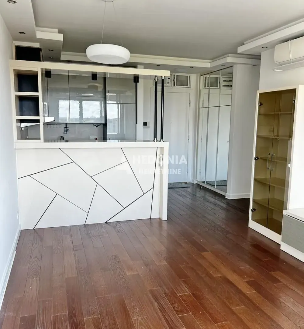 Izdavanje, četvorosoban stan, 88m², Novi Beograd Sve Podlokacije, Beograd