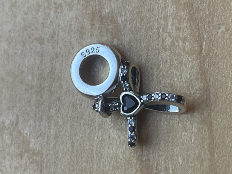 Pandora privezak krstic S925