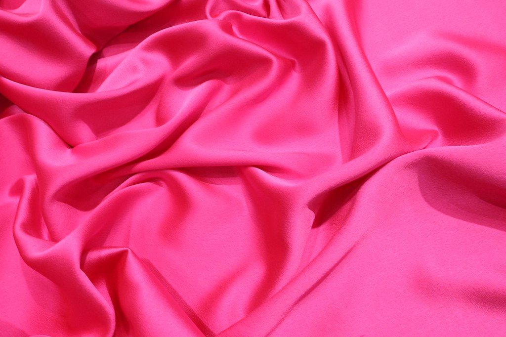 SATEN COREA KREP PE040 – LUKSUZNI PINK SATEN SA ELASTINOM I DRHTAVIM PADOM – 57