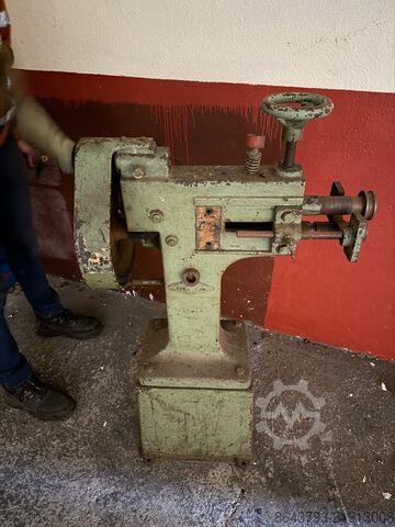 Mašina za presovanje (Jenny mašina)
Swaging Machine (Jenny Machine)