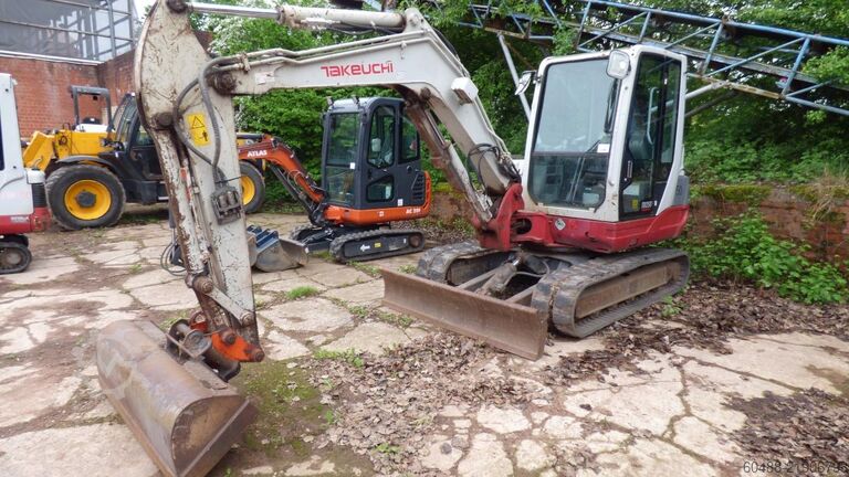 Hidraulični guseničar
TAKEUCHI TB 250