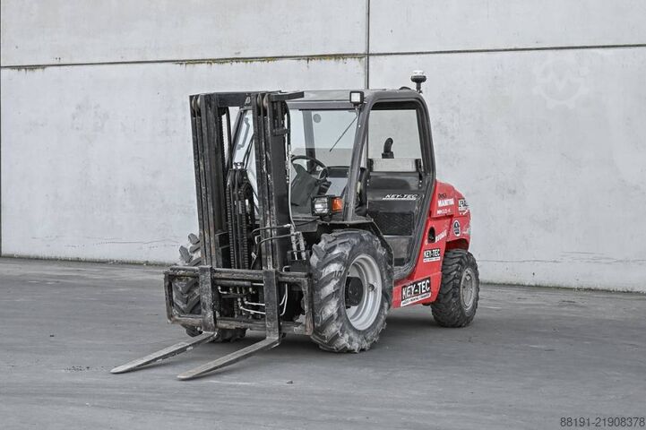 Terenski viljuškar
Manitou MH 25-4
