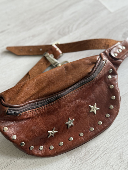 Kozna vintage pederusa torbica