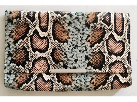 H&M pismo torba sa zmijskim dezenom 29x20 cm