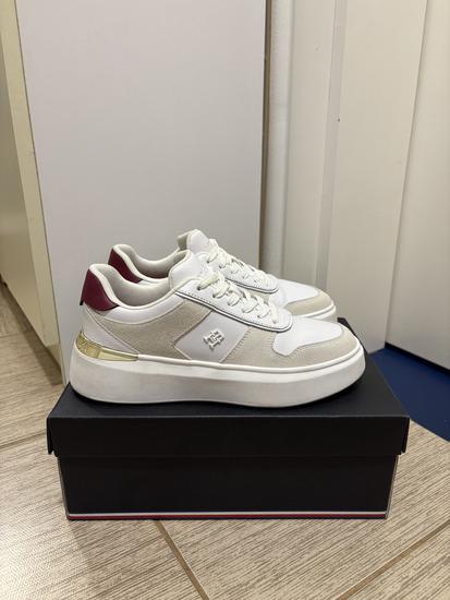 Tommy Hilfiger patike 38