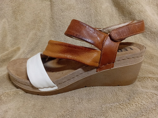 LEON kozne sandale 37/23